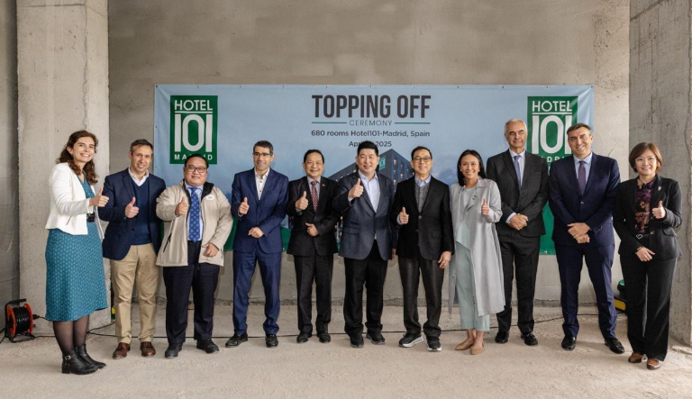 The 680-room Hotel101-Madrid completes the topping off A milestone ...